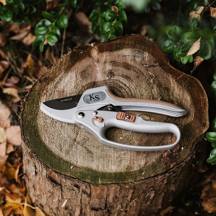 Surecut Hard Wood Anvil Rachet Secateurs - Knights Garden Centres